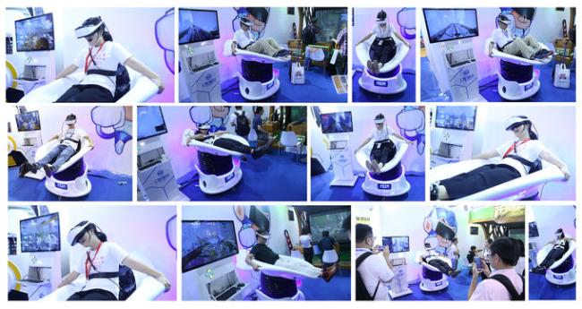 Double Seats Arcade Game VR Slide / VR Shooting Machine With Two Egg Cabins