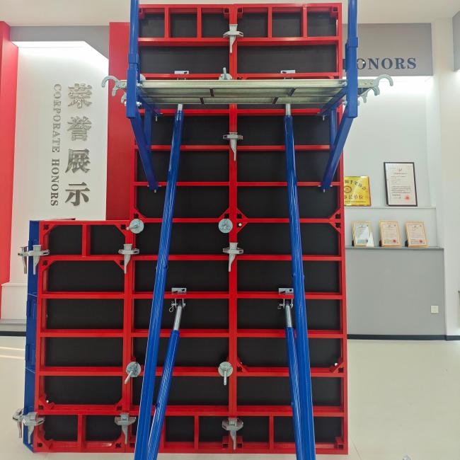 Aluminum frame formwork system components and assembly