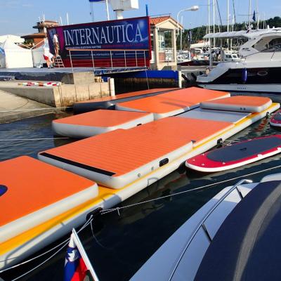 Cina boat & Universal High Quality Portable Inflatable Floating Surfboard Docks Water Docks Platform in vendita