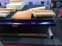 China Complex Vacuum Table Type Oscillating Blade Contour Cutter For Flexible Foam for sale