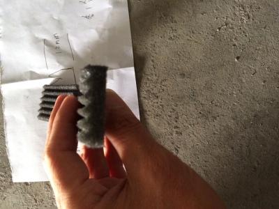 中国 ブレーキ システムのウレタン フォーム/スポンジの切断のための振動の刃の打抜き機 販売のため