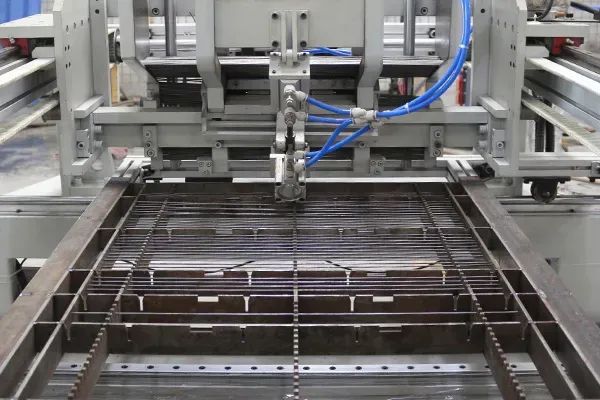 Hwashi Swinq Basewire Frame Welding Machine Iron Wire Row Welding Machine