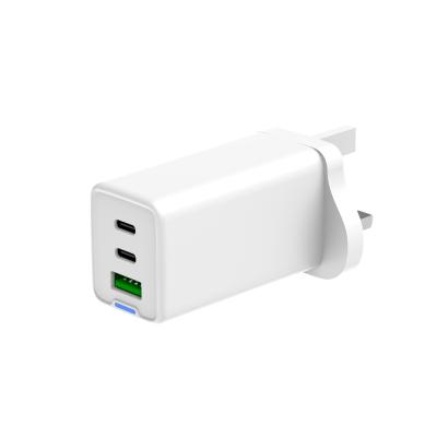 China Universal UK Power Adapter Stay Connected Across the Pond with 5V Output Voltage and 65W Max Output Power for sale