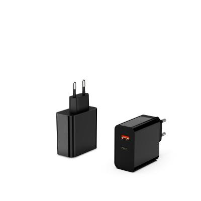 Cina 2025 LX-Brand 45W doppie porte USBA e USBC OEM carica rapida Blocco di carica a parete caricabatterie veloce tipo C Wall EU plug adapter in vendita