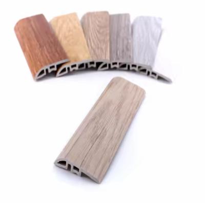Китай Внутренний плинтус WPC / ПВХ для внутренней отделки, современный дизайн продается