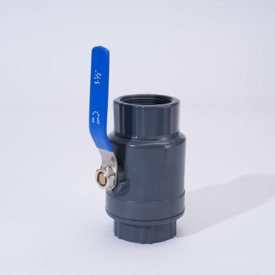 China UPVC Threaded Ball Valve with Stainless Steel Handle for Water Supply Pipeline for sale