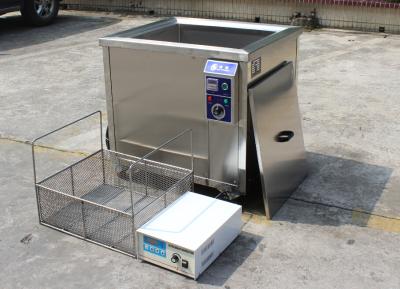 Chine Pompe à essence, décapant ultrasonique industriel de pièces de moteur de voiture avec de l'acier 304 de Stainiless à vendre