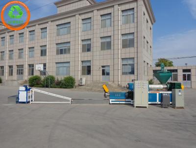 Cina Progettazione tripla della vite della macchina di pellettizzazione di plastica di riciclaggio del film del PE di 2600*700*700 millimetri PP in vendita