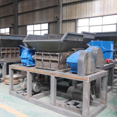 Cina Rottami di legno di plastica ad alta coppia a doppio albero a doppia potenza con certificazione CE in vendita