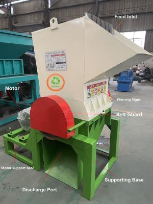 China Easy to Operate PVC PET Plastic Bottle Crusher Recycling Mini Plastic Crusher Machine for sale