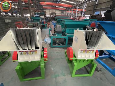 China Easy to Operate PVC PET Plastic Bottle Crusher Recycling Mini Plastic Crusher Machine for sale