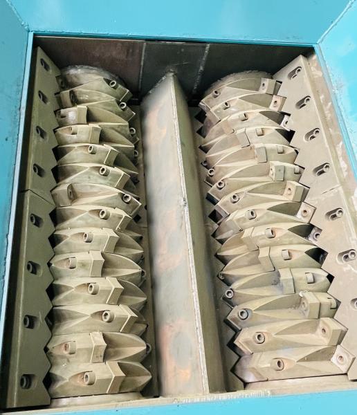 Quality Direct Double Hob Shredder Machine For Shredding Waste Clothing and Plastic 4000 for sale