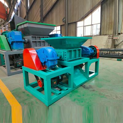 China Doppelschachtschredder voor het recyclen van afvalrubberbanden van gebruikte auto's en motorfietsen Te koop
