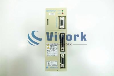 Китай 50 / Участок 200 привода 3 сервопривода 60HZ Yaskawa SGDE-02AP - 230VAC входной сигнал 4AMP продается