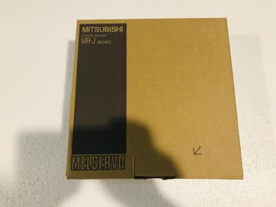 중국 새로운 미츠비시 MR-J2S-40A-EB 서보 제어부 2.8AMP 170V 0-360HZ 400WATT 전원 코드 전원 케이블 MR-PWCNK1-3M 판매용