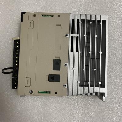 Cina SINGOLO AMPLIFICATORE di ASSE di Yaskawa SGD7S-2R8A20A PER LINEARE E MOTORI ROTATIVI 200V 3PH 0.4KW NUOVI E BUON PREZZO ORIGINALE in vendita