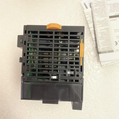 Cina CPU DI OMRON CJ2M-CPU32 CON GLI SCAFFALI INCORPORATI MAX DI ESPANSIONE DEL PORTO 3 DI ETHERNET/IP in vendita