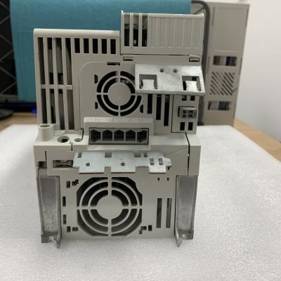 Китай ИНВЕРТОР ЧАСТОТЫ LENZE E84AVTCE7524SX0 УПРАВЛЯЕТ 8400 СЕРИЯМИ 7.5KW НОВЫМИ продается