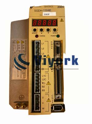 Китай Привод 50 сервопривода Yaskawa SGDH-10AE-R промышленный/60HZ 200 - 230VAC ВХОДНОЙ СИГНАЛ 7AMP НОВЫЙ продается