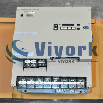 Китай Привод 50 сервопривода Yaskawa SGDH-1AAE промышленный/60HZ 200 - 230VAC ВХОДНОЙ СИГНАЛ 60AMP НОВЫЙ продается