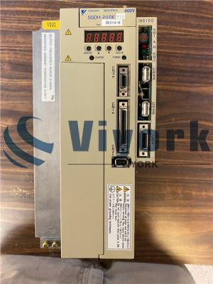 Китай Привод 50 сервопривода Yaskawa SGDH-20DE промышленный/60HZ 380 - 480VAC ВХОДНОЙ СИГНАЛ 46AMP НОВЫЙ продается