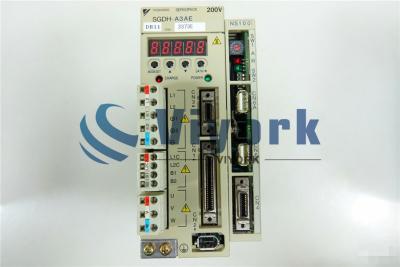 Китай Привод 50 сервопривода Yaskawa SGDH-A3AE промышленный/60HZ 200 - 230VAC ВХОДНОЙ СИГНАЛ 0.82AMP продается
