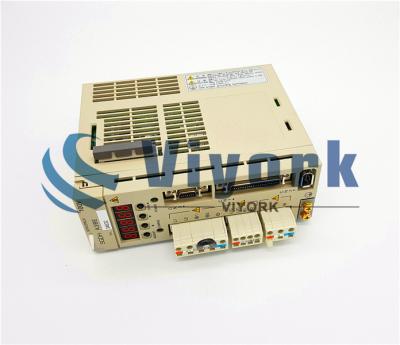 Cina 50 / La servo fase 100-115VAC dell'azionamento 3 di 60HZ Yaskawa SGDH-A3BE ha introdotto 1.1AMP in vendita