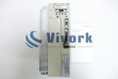 Китай Привод 50 сервопривода Yaskawa SGDM-04AC-AD2B промышленный/60HZ 200 - 230VAC ВХОДНОЙ СИГНАЛ 12AMP продается
