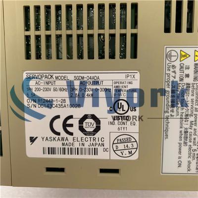Китай Привод 50 сервопривода Yaskawa SGDM-04ADY37 промышленный/60HZ 200 - 230VAC ВХОДНОЙ СИГНАЛ 5.5AMP продается