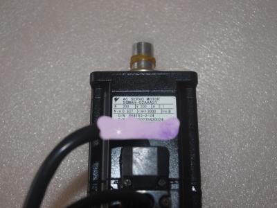 Китай МОТОР СЕРВОПРИВОДА 200W AC Yaskawa SGMAH-02AAA21 200V 2.1A 3000RPM НОВЫЙ продается