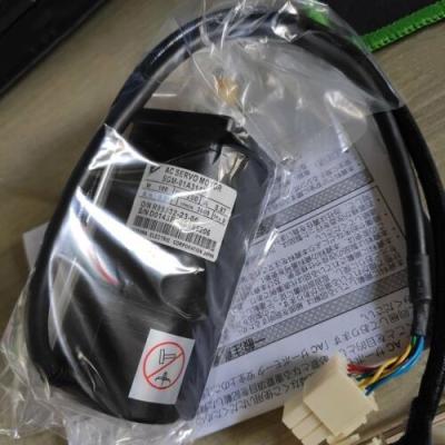 Китай МОТОР СЕРВОПРИВОДА 100W AC Yaskawa SGM-01A314 200V 0.87A 3000RPM НОВЫЙ продается