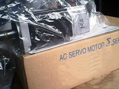China MOTOR SERVO 200V 2.6A 400W 3000RPM de la CA de Yaskawa SGML-04AF14 NUEVO en venta