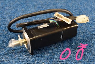 中国 新しいYaskawa SGM-01A3MA12 ACサーボ モーター100W 200V 0.87A 3000RPM 販売のため