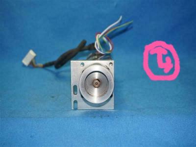 中国 新しいYaskawa SGM-01A3SU11 ACサーボ モーター100W 200V 0.87A 3000RPM 販売のため