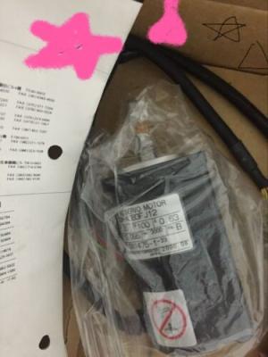 中国 新しいYaskawa SGM-01A3T012 ACサーボ モーター100W 200V 0.87A 3000RPM 販売のため