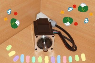 중국 새로운 야스카와 SGM-02A3FJ73 AC 서보 모터 200W 200V 2A 3000RPM 판매용