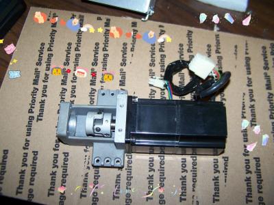 China Yaskawa SGM-04AWNS12 AC SERVO MOTOR 400W 200V 2.6A 3000RPM NOVO à venda