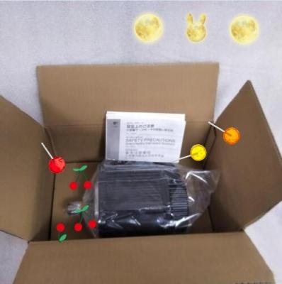 China Yaskawa SGM-04U3G22 AC SERVO MOTOR 400W 200V 2.6A 3000RPM NOVO à venda