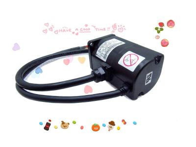 China Yaskawa SGM-A5A3G24B SERVO MOTOR CA 50W 200V 0,6A 3000RPM NOVO à venda