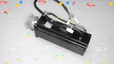 Китай Yaskawa SGMAH-04A1A4C СЕРВОМОТОР ПЕРЕМЕННОГО ТОКА 400 Вт 200 В 2.8A 3000 ОБ/МИН НОВЫЙ продается