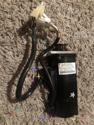 China Yaskawa SGMAH-A5A2A-YR11 AC SERVO MOTOR 50W 200V 3000RPM 0,64A NOVO à venda