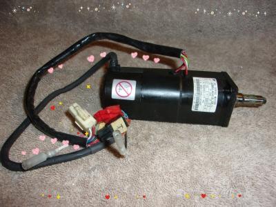 China Yaskawa SGMAH-A8A1A-YR31 AC SERVO MOTOR 50W 200V 3000RPM 0,64A NOVO à venda