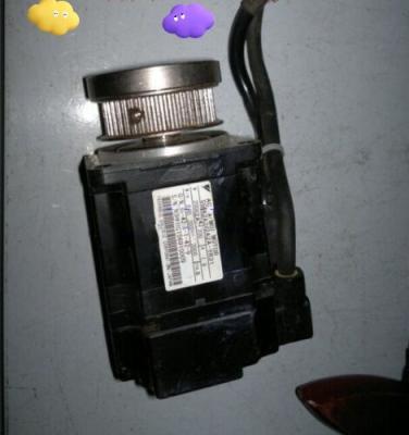China Yaskawa SGMAS-02A2A-YR31 AC SERVO MOTOR 200W 200V 3000RPM 1.9A NOVO à venda