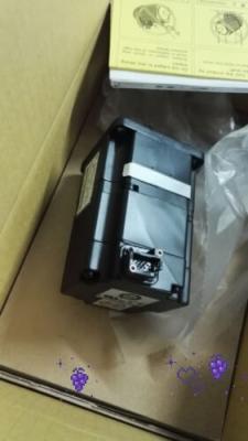 China Yaskawa SGMAS-02ACABC AC SERVO MOTOR 200W 200V 3000RPM 1.9A NOVO à venda