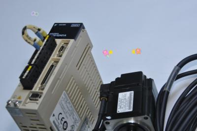 China Yaskawa SGMAS-02ACB21 AC SERVO MOTOR 200W 200V 3000RPM 1.9A NOVO à venda