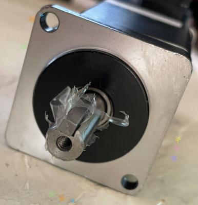 Китай Yaskawa SGMAV-01A3A2C СЕРВОМОТОР ПЕРЕМЕННОГО ТОКА 100 Вт 200 В 3000 ОБ/МИН 0.91A НОВЫЙ продается