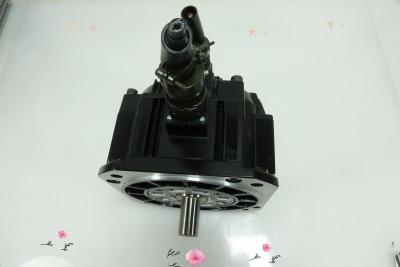 China Yaskawa SGMDH-22ACA61 AC SERVO MOTOR 7.3A 1150W 2000RPM 200V NOVO à venda