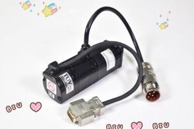 China Yaskawa SGME-01AFNT31 AC SERVO MOTOR 0,87A 100W 3000RPM 200V NOVO à venda