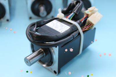 China Yaskawa SGME-01BFT011 AC SERVO MOTOR 0,87A 100W 3000RPM 100V NOVO à venda