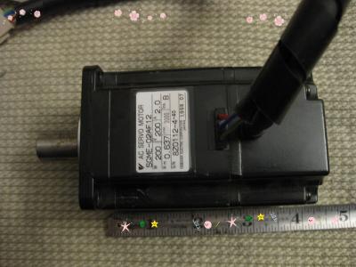 China Yaskawa SGME-02AF14B AC SERVO MOTOR 2A 200W 3000RPM 200V NOVO à venda